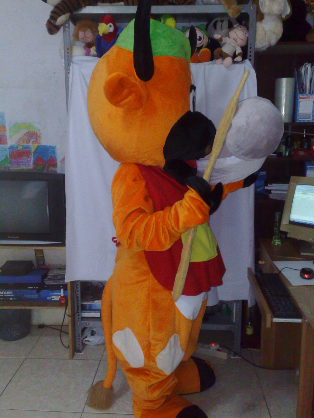 RAJA BONEKA: Maskot binatang sapi