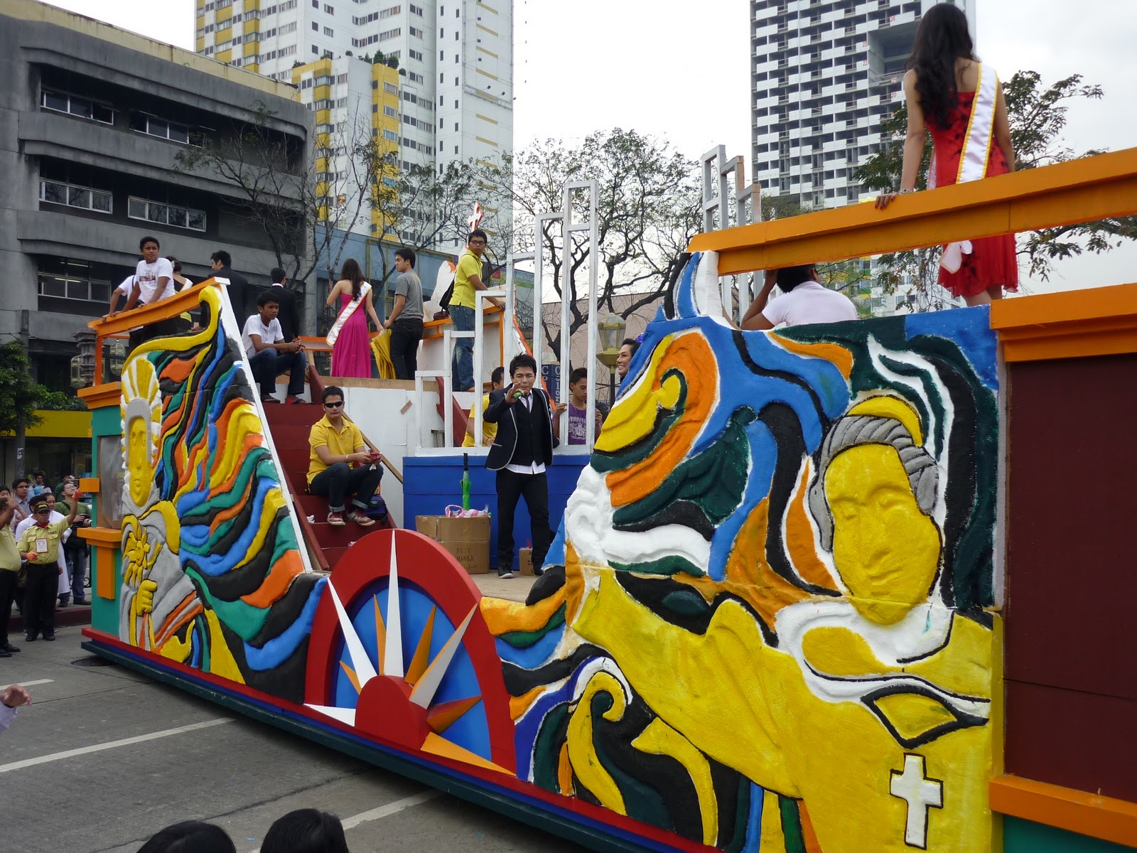 postcards from miss igorota: Miss Iggy at the Q Parade