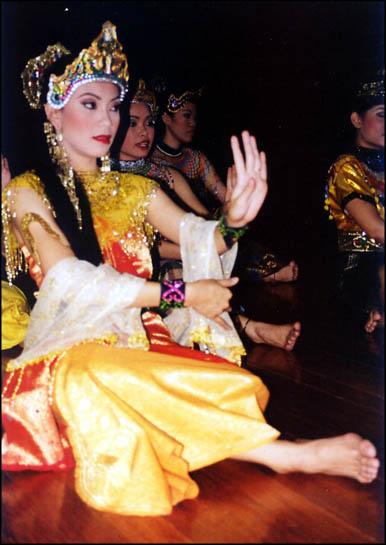 Adat Dan Budaya Etnik Di Malaysia: MASYARAKAT MELAYU-205184