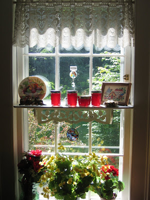 GJ Blogs: Currant Jelly Stool