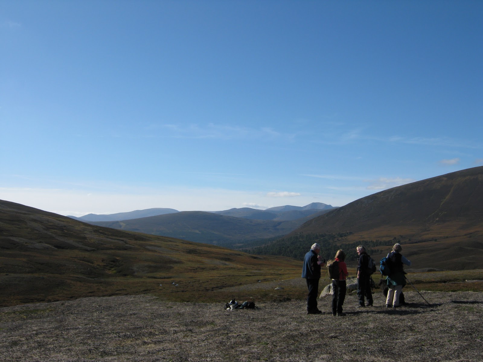 BRAEMAR WALKERS: Walk No10 Gleann Slugain 26 September 2010 One of ...