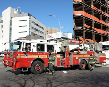 THE BIG HOUSE: FDNY E-93 responding