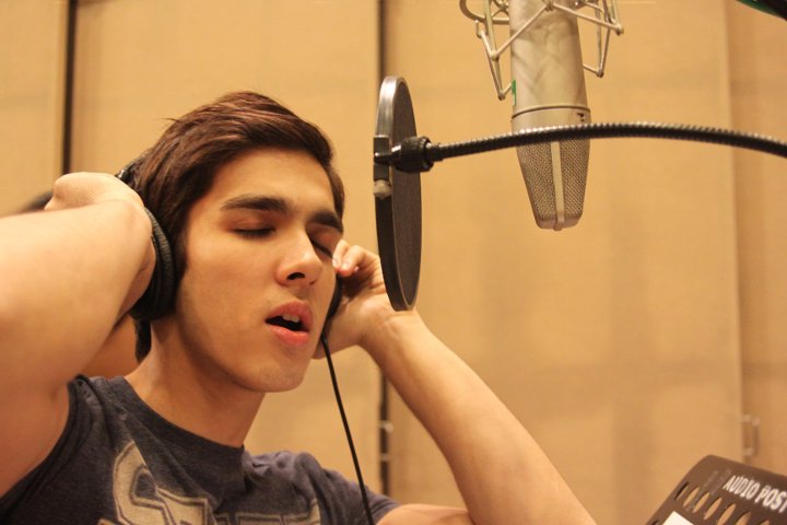 Hula-Hula Celebrity: iDol (ABS-CBN) Cast: James Torres of 'Da Vince ...