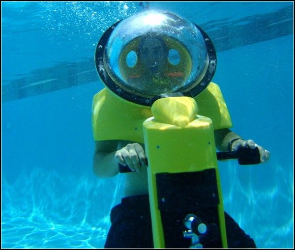 Pocketburgers.com: Underwater Scooter HydroBOB