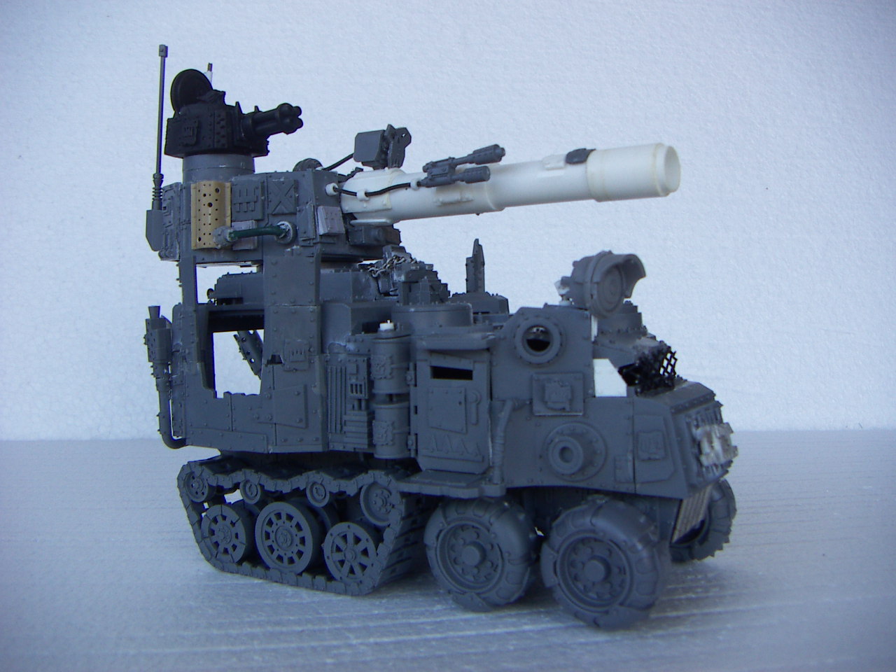 AddictedToStyrene: WH40K - Ork Battlewagon with KillKannon