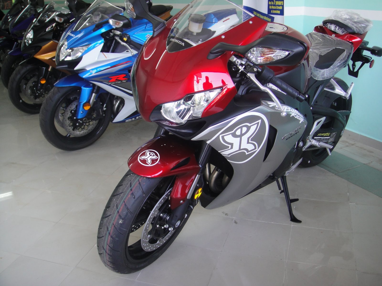 24.h.o.u.r.s of mine~: motorbikes for S.A.L.E. =)