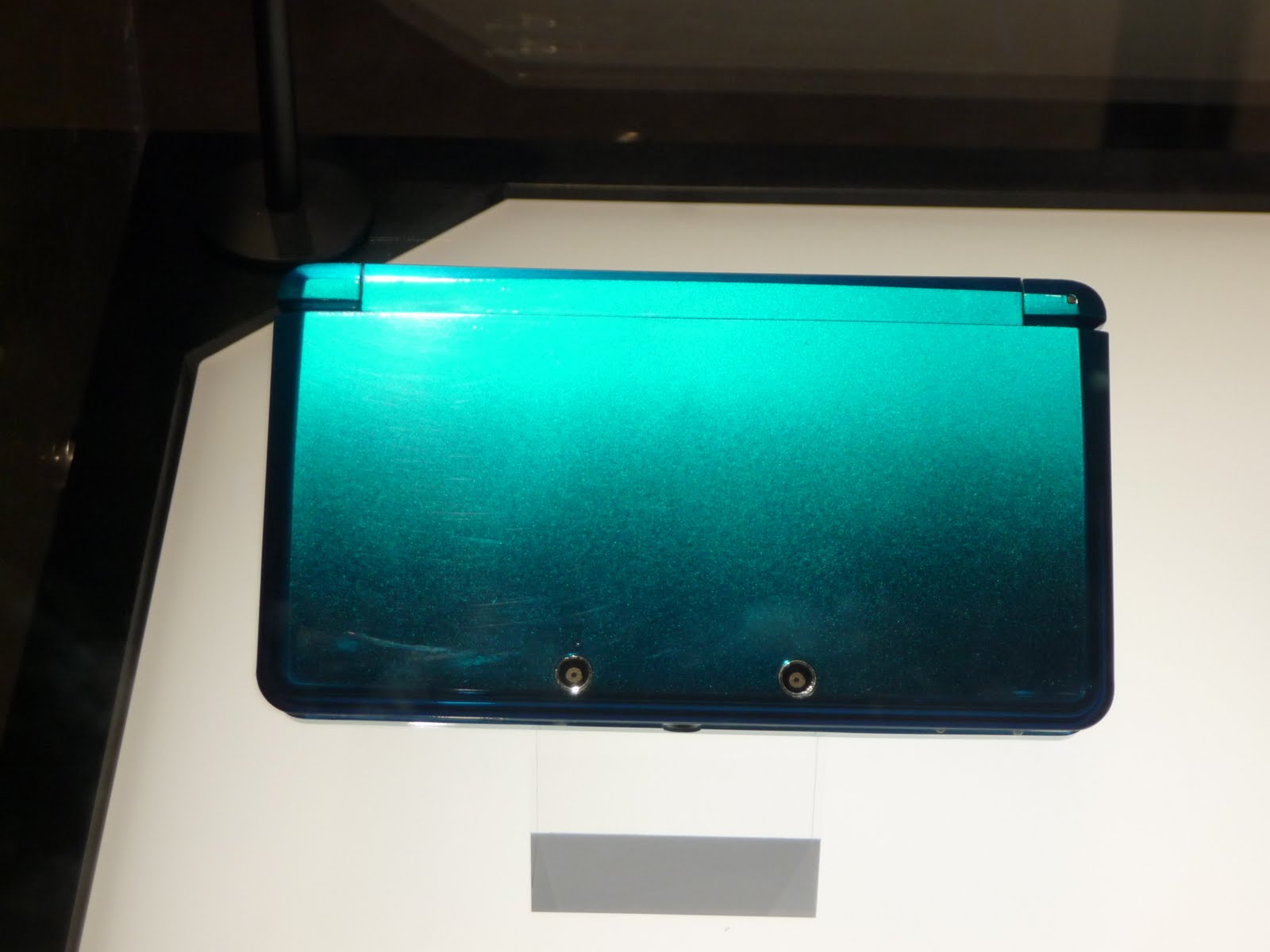 Gameritis: E3 2010: Nintendo 3DS up real close