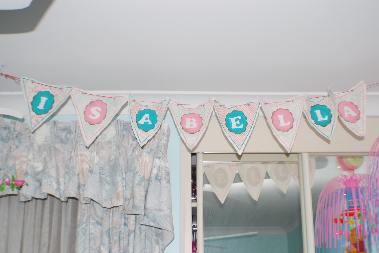 LINDA TRACE DESIGNS: Banner for a little girl's room