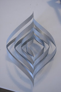 Easy Twisted Paper Snowflake Ornament (Paper Christmas Decorations; Day ...