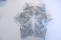 Easy Twisted Paper Snowflake Ornament (Paper Christmas Decorations; Day ...