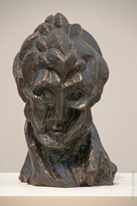 Public Art in Chicago: AIC: The Evolution of Head Sculptures