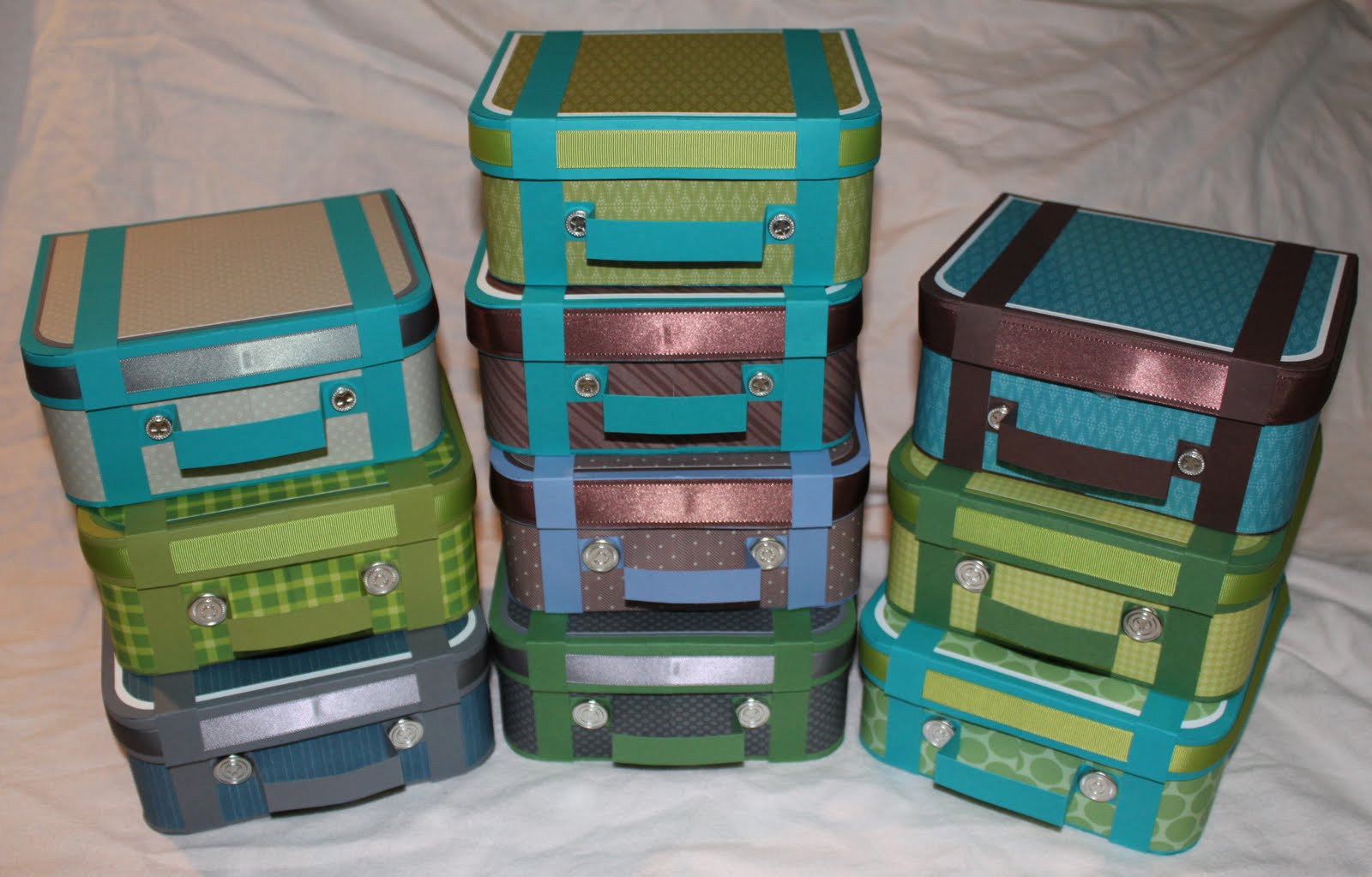 My Simple Crafts: Suitcases Galore