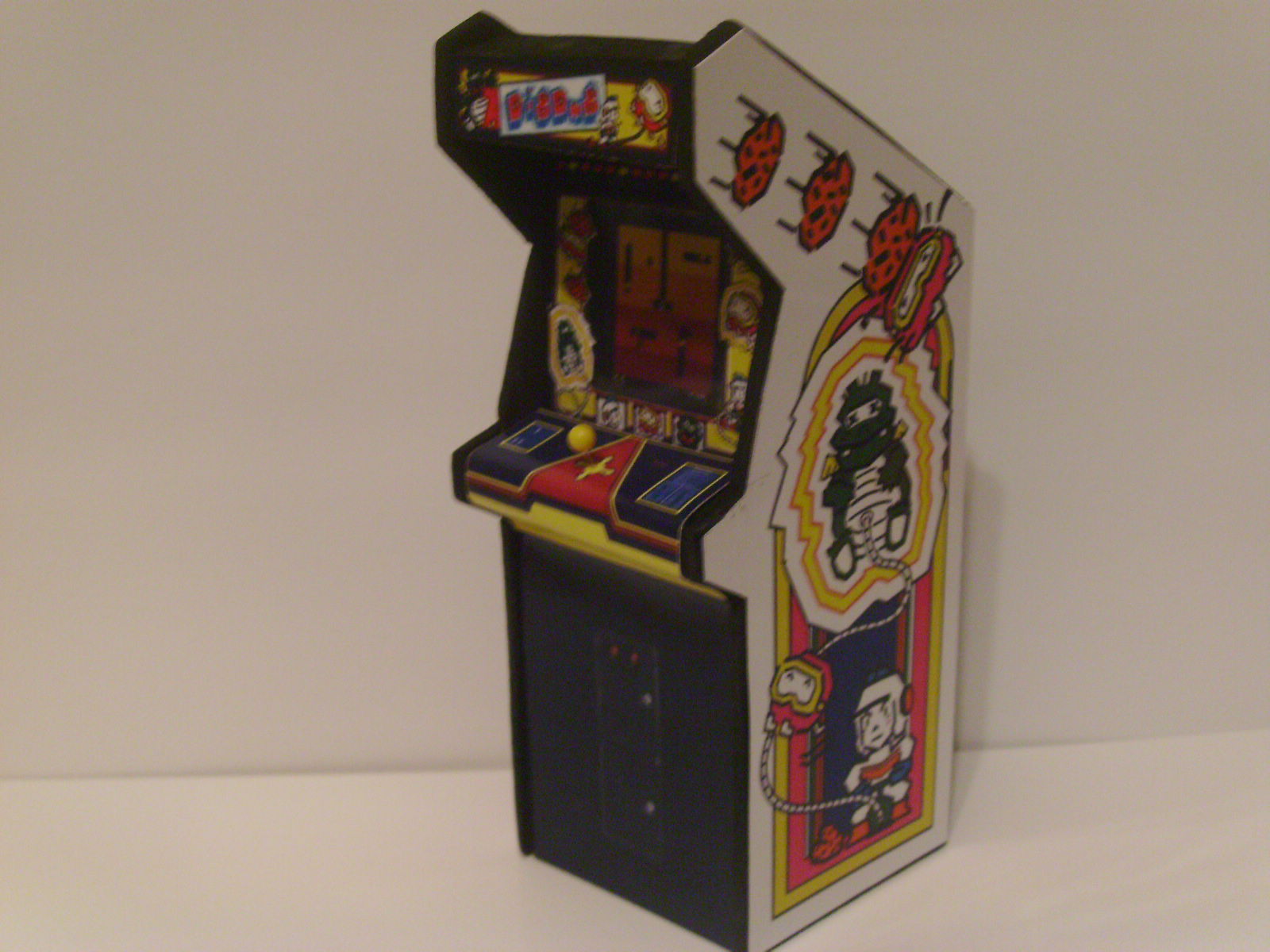 Retro Heart: DIG DUG - Custom Scale Arcade Model
