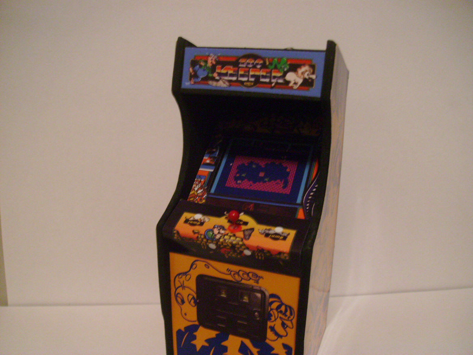 Retro Heart: ZOO KEEPER - Custom Scale Arcade Model