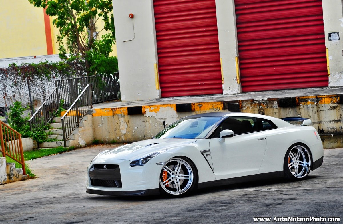 Requesting pics with 22" wheels - R35 GT-R - GT-R Life