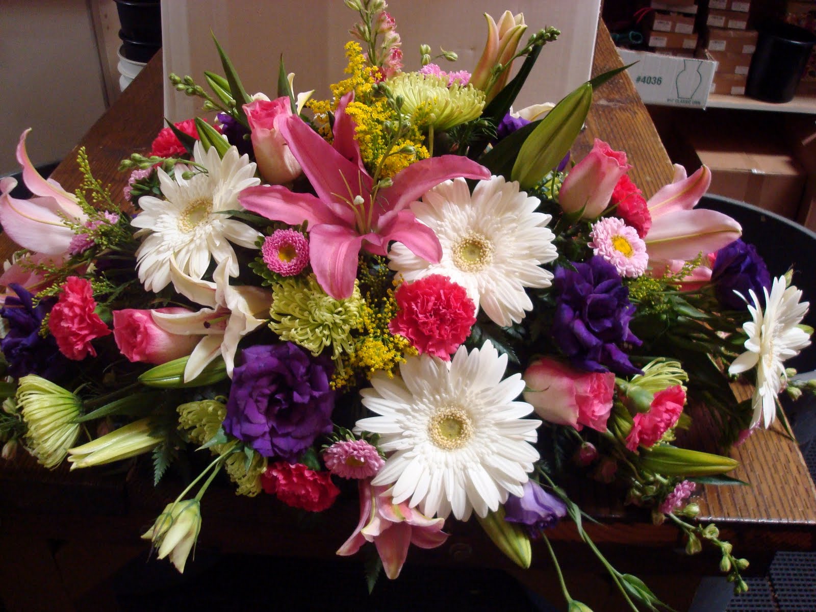 Bernardo's Flowers: Long & Low Flower Arr.