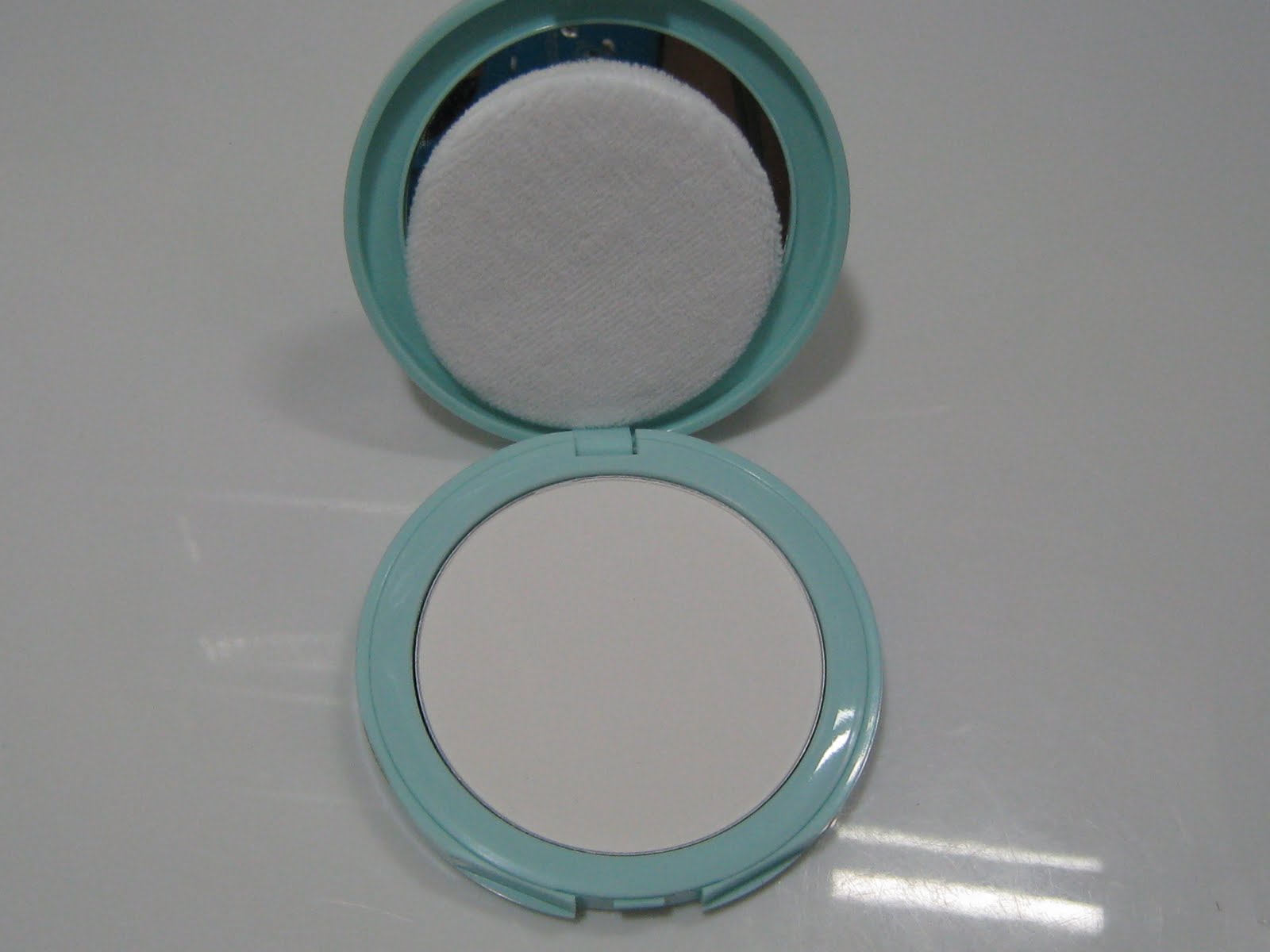 Beauty Blog: Maybelline Clear Smooth Shine Free Face Powder
