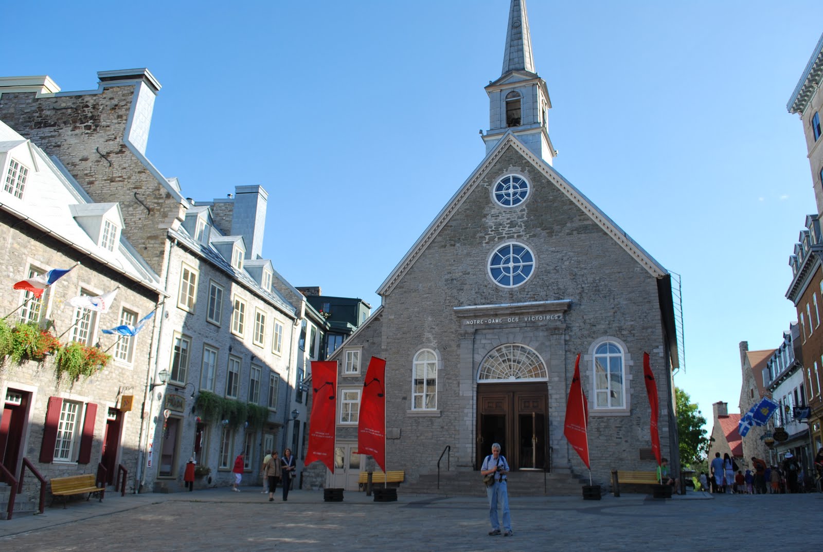 Tout donner et tout prendre: une année au Québec: Dans son quartier du ...