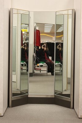 Built my Girlfriend a Walk-In Closet : r/DIY