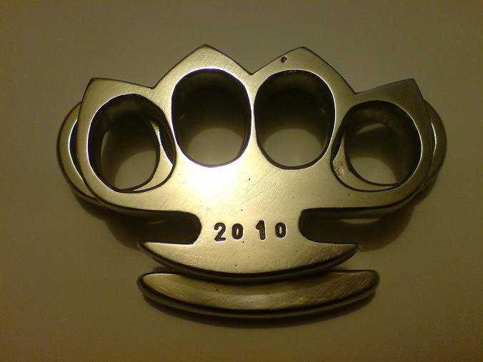 WeaponCollector's Knuckle Duster and Weapon Blog: Hand Made Females ...
