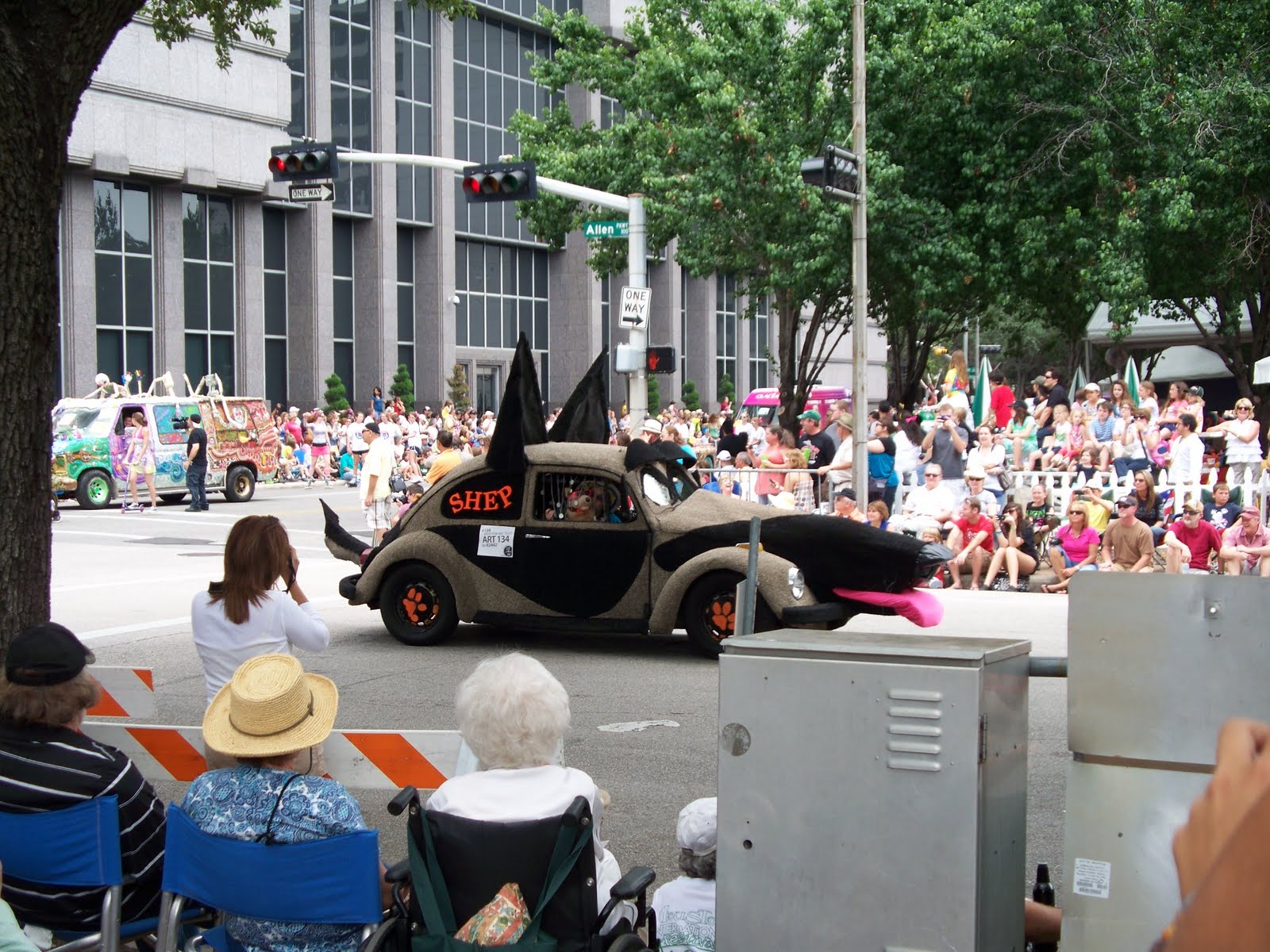 colorfly studio: Houston Art Car Parade Rolled In