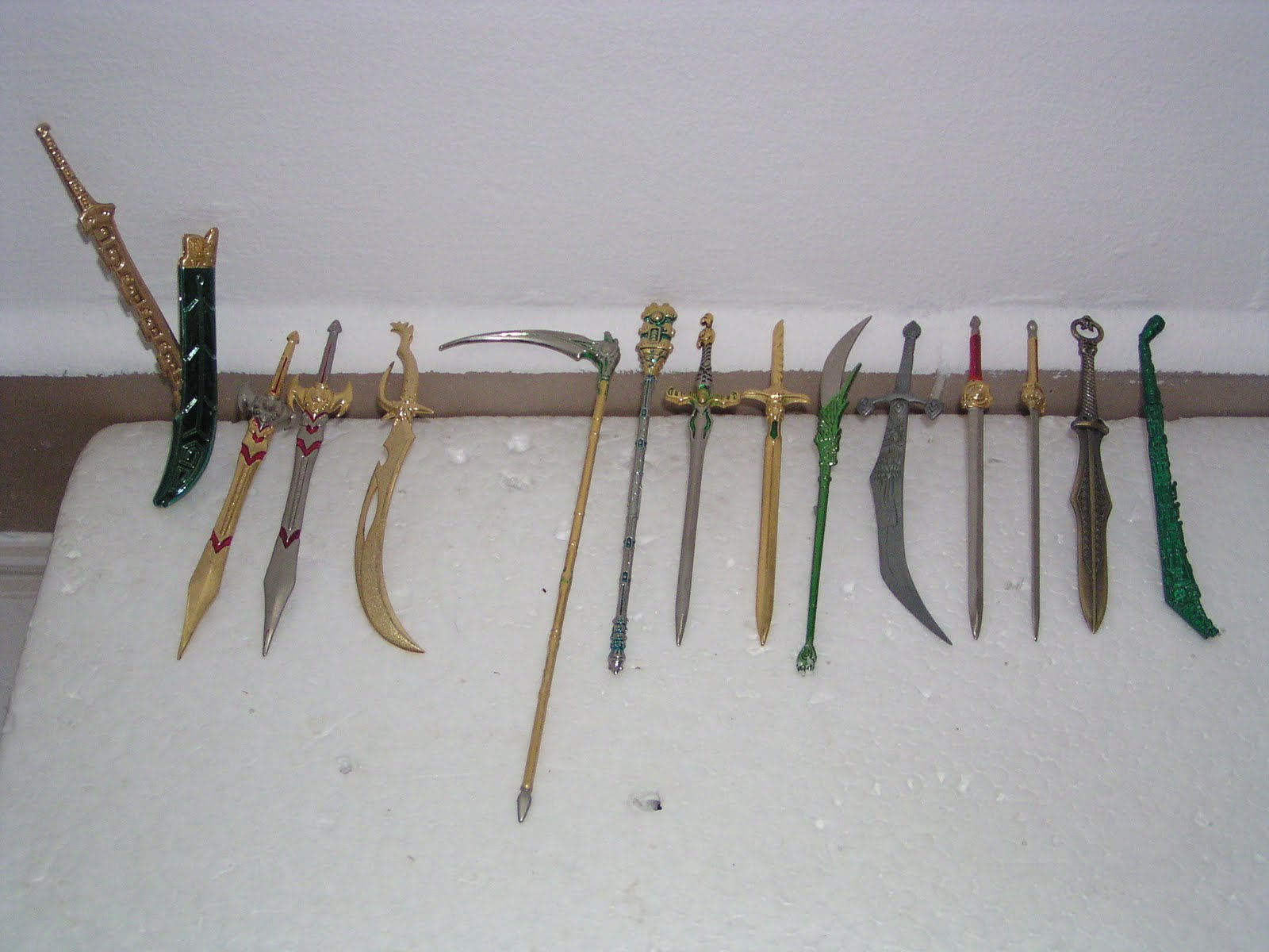 Mini Swords Collection: Random Chinese Comics Sword Collection 4" - 5.5"