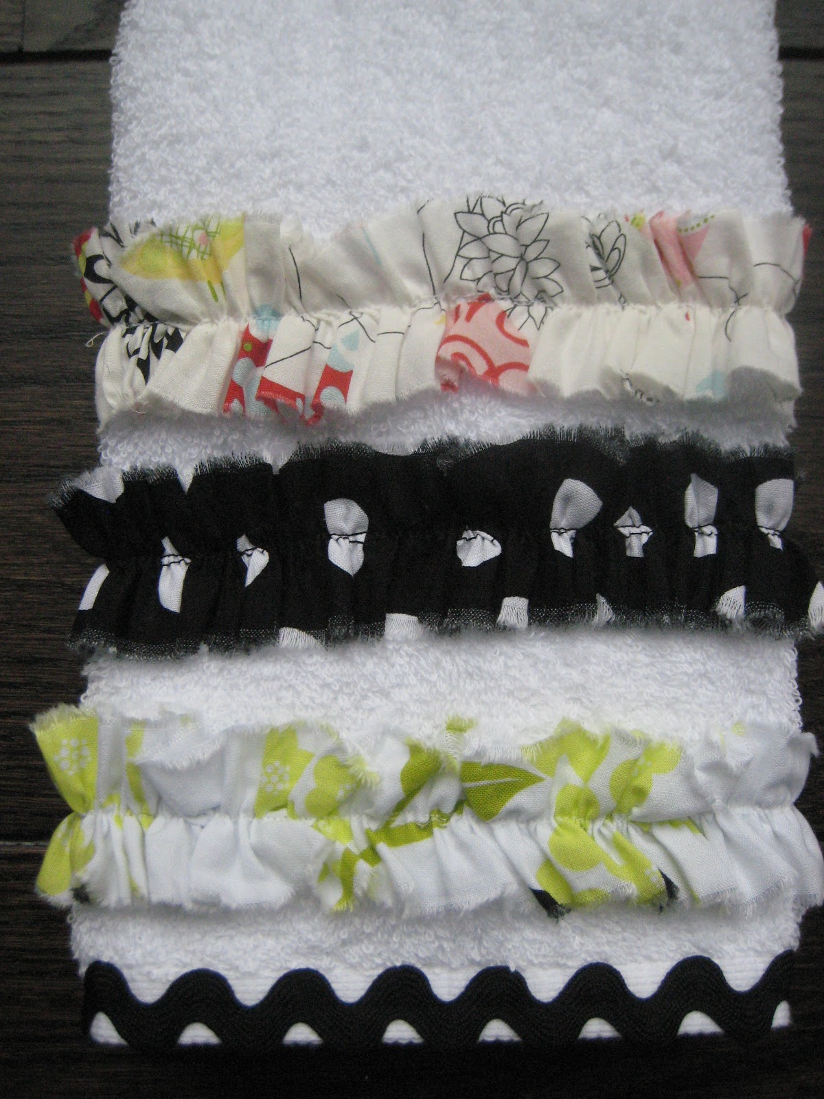 My Greenbrae Cottage: A Homemade Christmas Gift Tutorial: Frilly Towels