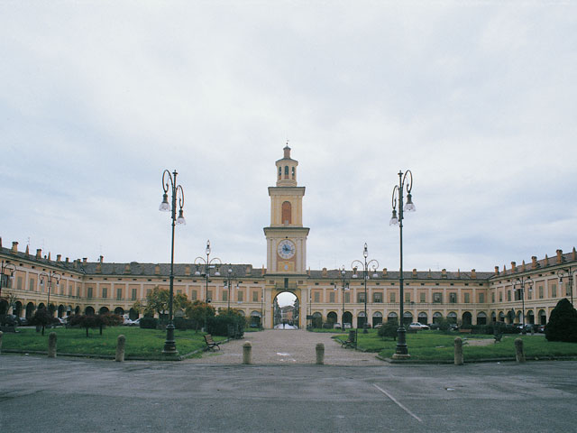 Livets hårda skola: Gualtieri. (Italien)