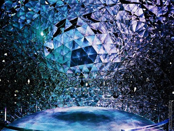 Swarovski Crystal Dome : Au Coeur du Cristal - MaxiTendance