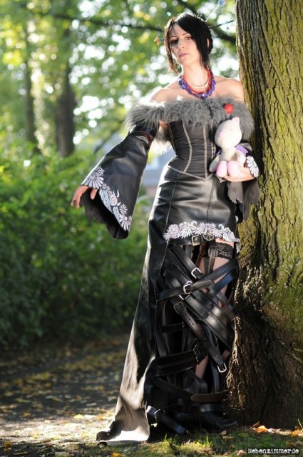 Final Fantasy Lulu Cosplay