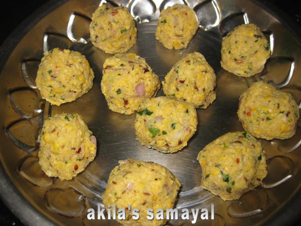 Learning-to-cook: Paruppu Urundai Kuzhambu (Dhal Balls gravy)