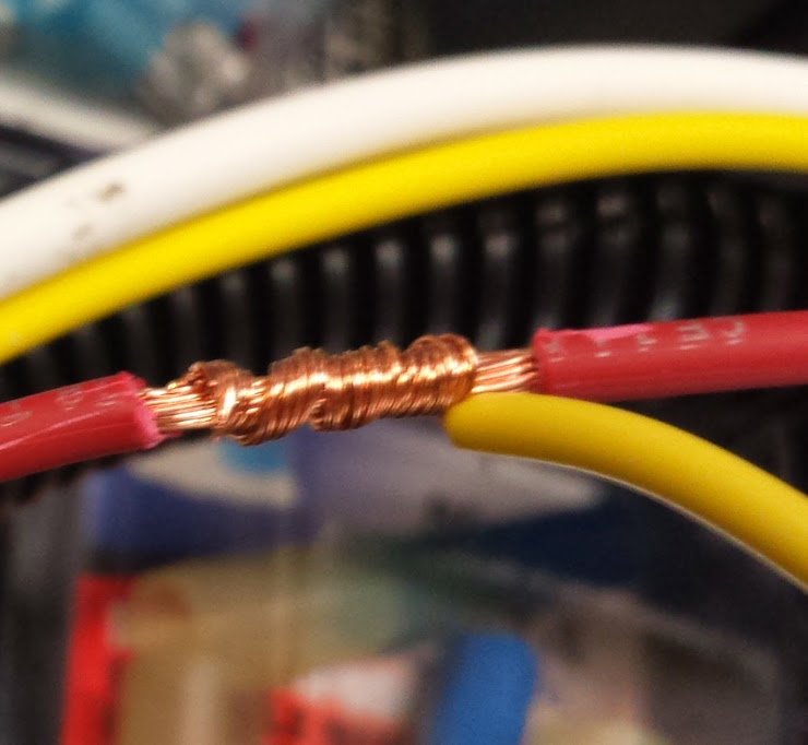 Dave's Workshop Blog: Making the tee splice in the 7 pin wiring harness.
