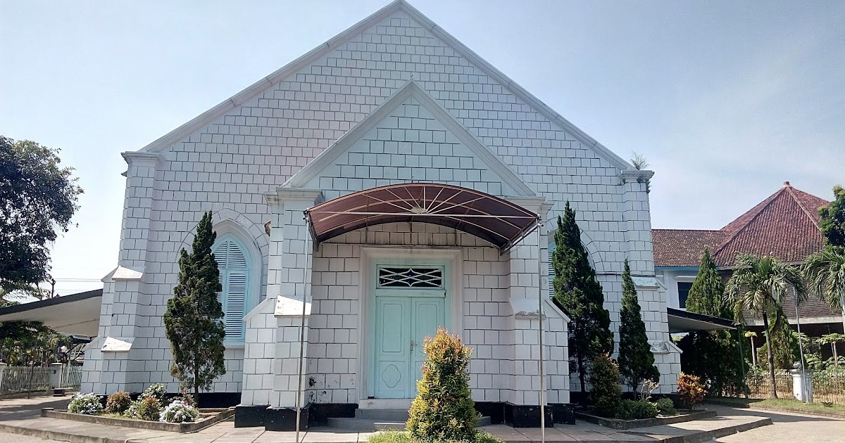 INFONESIA: PROFIL DAN SEJARAH GKJW (GEREJA KRISTEN JAWI WETAN) MOJOWARNO