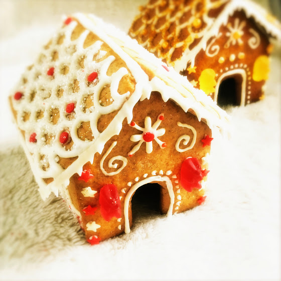 Mini Gingerbread House | Chinese Recipes at TheHongKongCookery.com