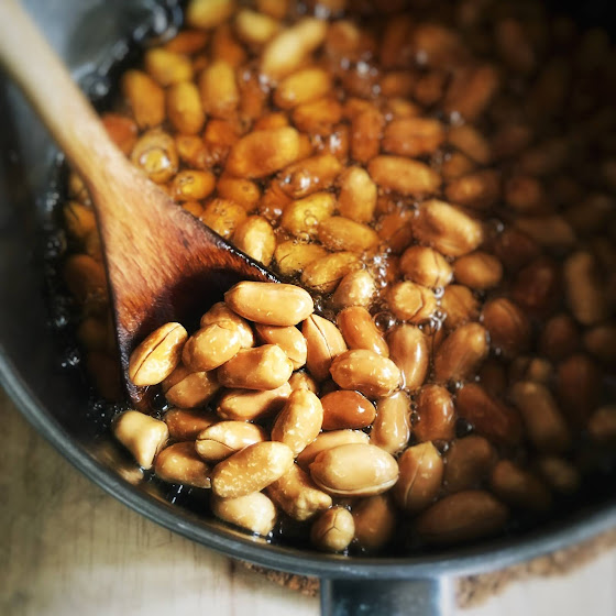 Spicy Mala Peanuts 麻辣花生 | Chinese Recipes at TheHongKongCookery.com