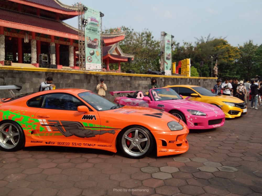 Foto : Pesona Mobil Replika Film Fast Furious di Acara Road to OLX ...