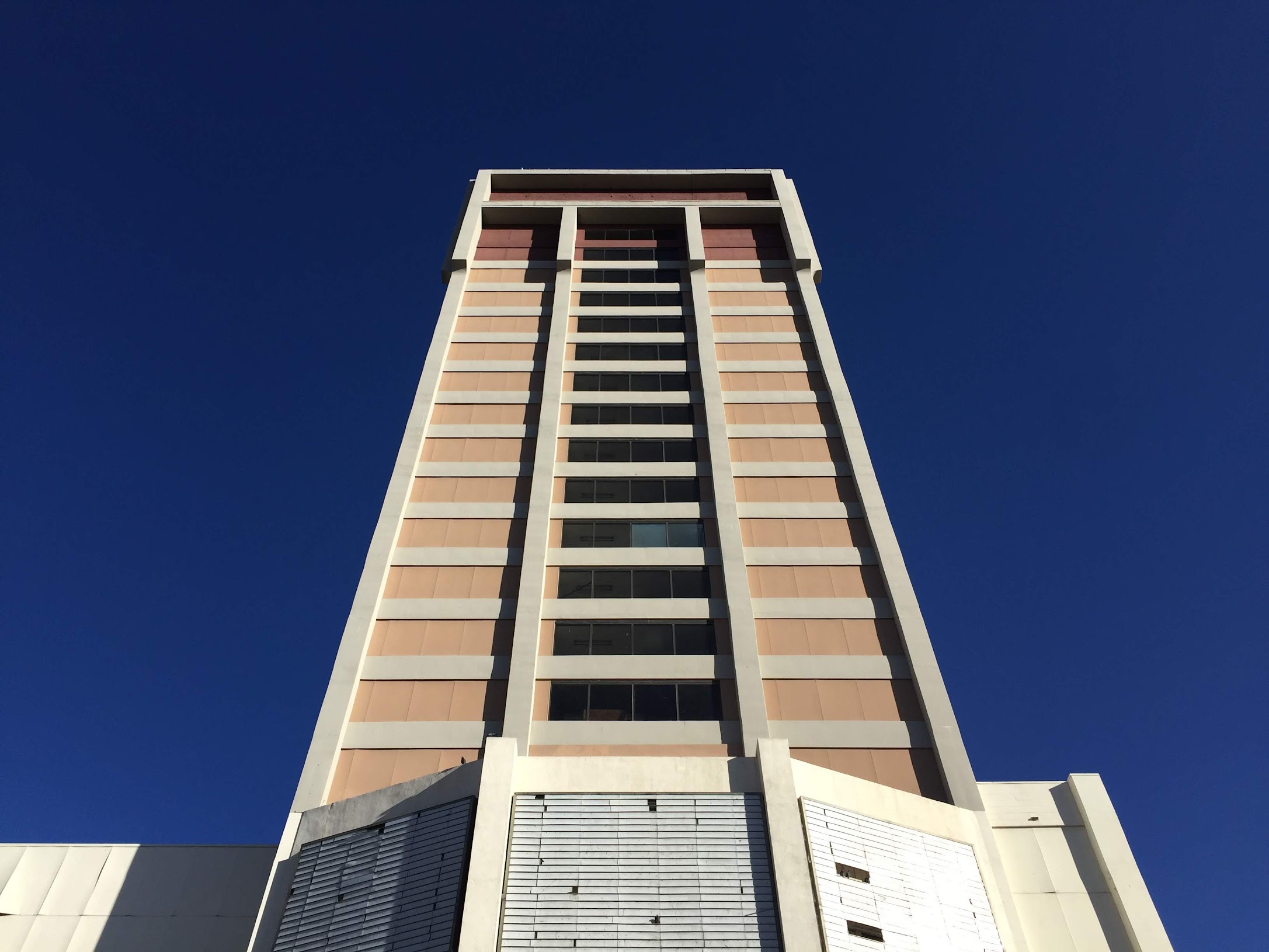 Photo Almanac: Sundowner - Reno, Nevada