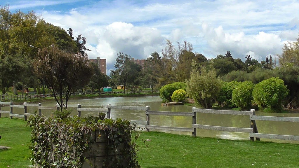 Turismo en Bicicleta Bogota: Parque El Lago